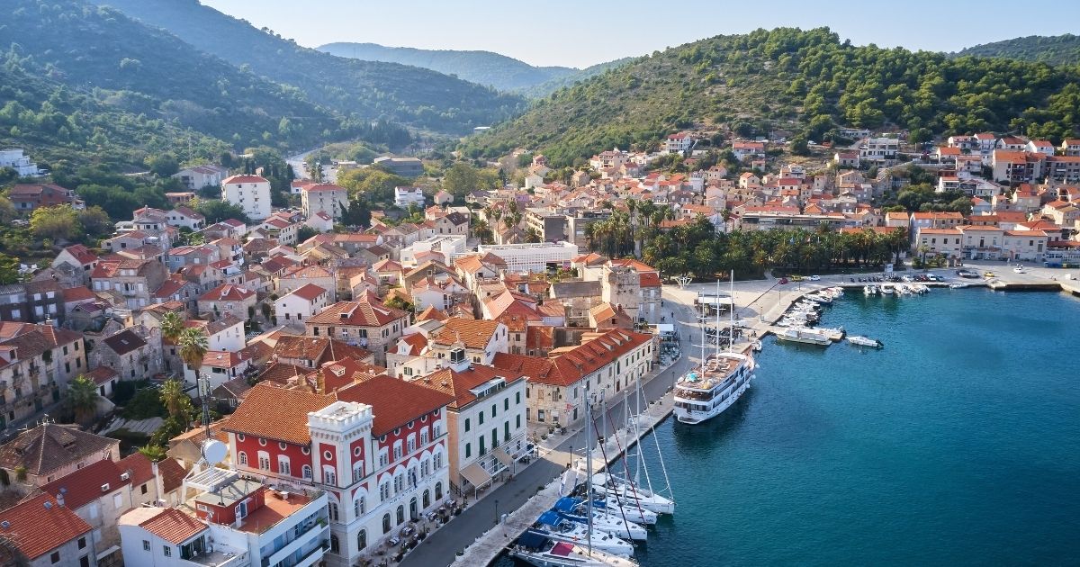 Welcome to the island of Vis - TRAVEL BLOG