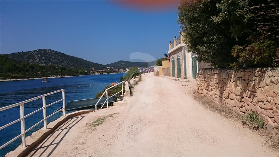 Möchten Sie Vinisce besuchen? | Reiseführer