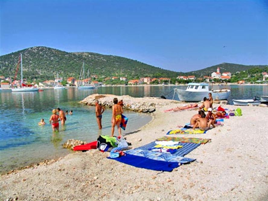 Vinisce reseguide - Vinisce (Kroatien) turistmål info