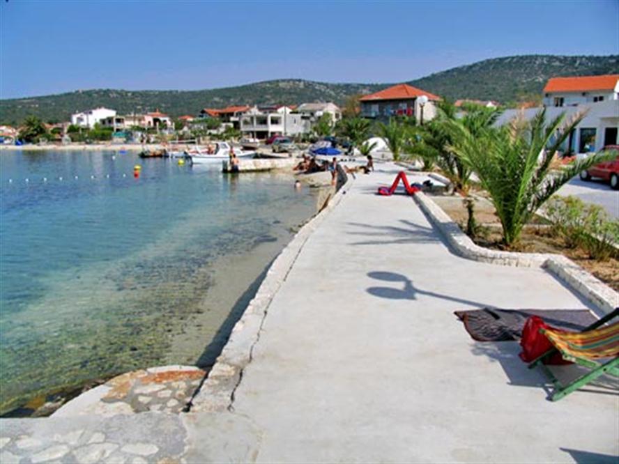 Vinisce reseguide - Vinisce (Kroatien) turistmål info